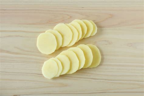 じゃがいもの薄切り 野菜の切り方料理の基礎 レシピサイトnadia