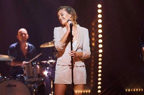 Kelsea Ballerini Acoustic Live Videos Unapologetically And Legends