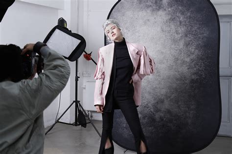 This Collapsable Softbox Uses A Unique Attachment To Prevent Flopping Off The Flash Digital Trends