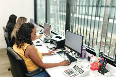Entenda o que é a obrigatoriedade dos envios SST ao eSocial e quais os