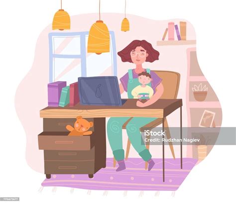 행복한 어머니는 책상에 앉아 집에서 컴퓨터를 작업하고 그녀의 아기를 들고 만화에 대한 스톡 벡터 아트 및 기타 이미지 만화 어머니 재택근무 Istock