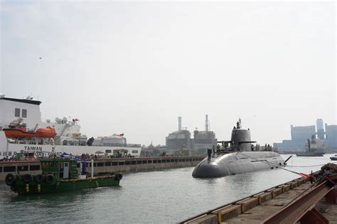 【有片】國造潛艦完成浮船測試作業 海鯤號下水姿態曝光 鏡週刊 Mirror Media
