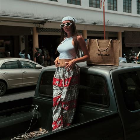 Vani Vanilopa Inst • Instagram Photos And Videos