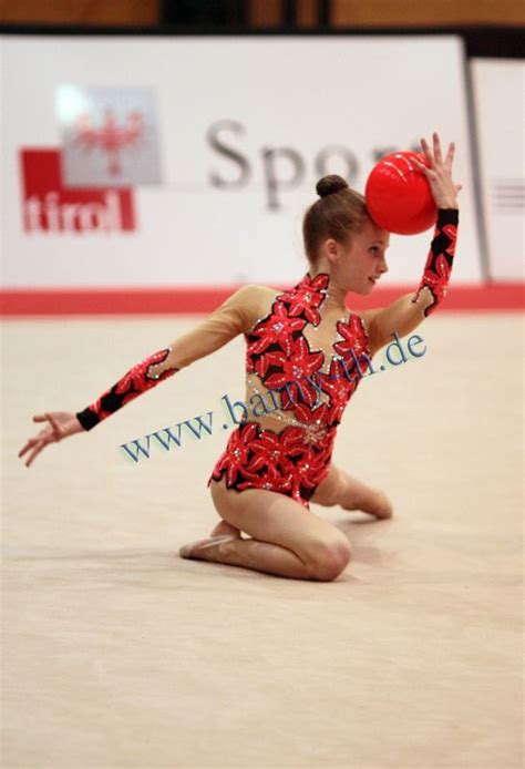 ХУДОЖЕСТВЕНА ГИМНАСТИКА И СРОДНИ СПОРТОВЕ • Виж темата Александра Наркевич Беларус