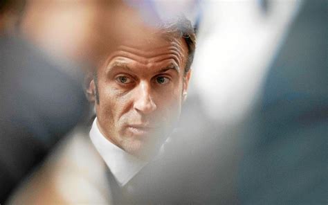 Macron Veut Se Réengager Dans Le Débat Et Annonce Une Seule Loi Sur