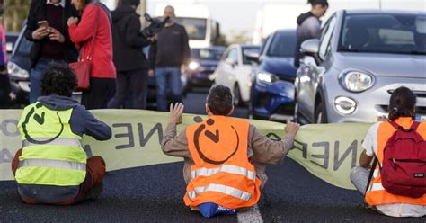 Gli Ambientalisti Bloccano Di Nuovo Il Grande Raccordo Il Foglio