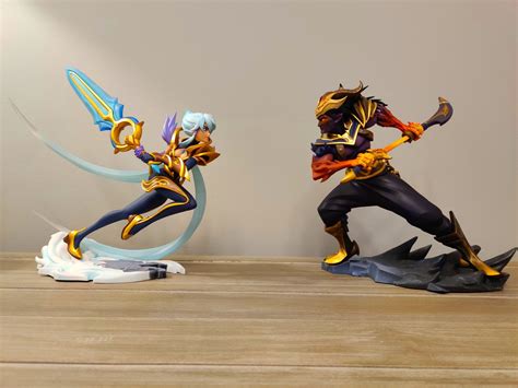 Dawnbringer Riven Vs Nightbringer Yasuo Rrivenmains