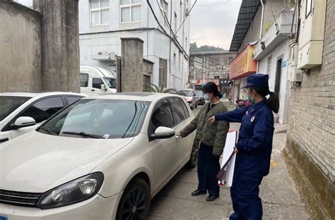 工作动态 龙泉消防联合社区网格员开展“消防车通道”宣传提示口头