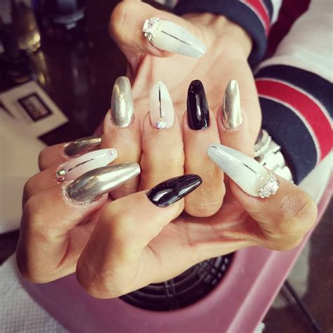 Силата на духа е за предпочитане пред красотата на сълзите ``Животът е труден това е даденост