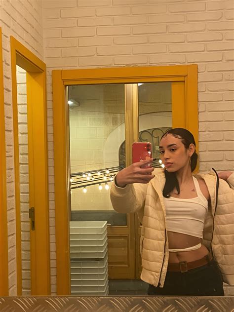 Feeling Hot In My Croptop R Sfwsoftcore