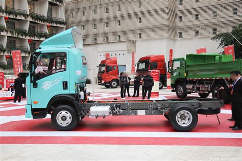 【图】中国重汽成都商用车 V2 X 415米单排纯电动仓栅式轻卡10046kwh卡车之家