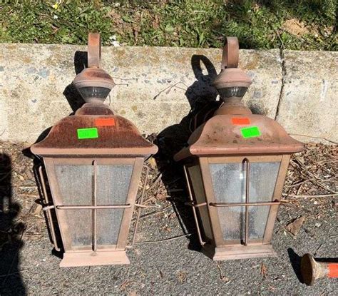 Mountable Electric Lanterns Metal Glass Non Tested By Hash Some Rust
