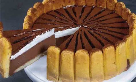 Desert Cu Piscoturi Datorita Cremei Delicioase De Ciocolata Si
