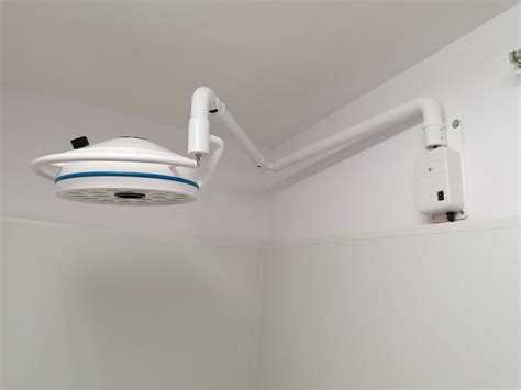 Продавам 72W LED операционна лампа гр. София Сухата река • OLX.bg