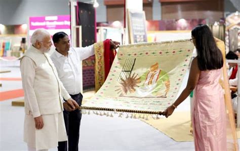 Pm Modi Participates In The National Handloom Day Celebrations