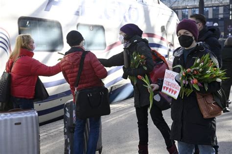 ‘we Are Refugees Russians Flee Rising Authoritarianism Russia