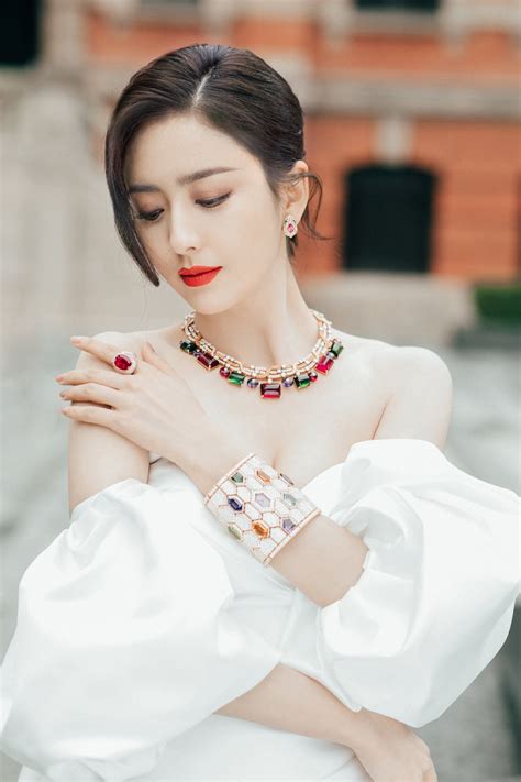 肏明星 On Twitter 顶不住了，真想看四个妈妈被别的男人骑在胯下被肏到翻白眼，如果有会玩的兄弟欢迎私信我