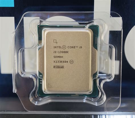 Intel「raptor Lake S」強勢登場看第13代 Core I9 13900k 、core I5 13600k開箱 滄者極限