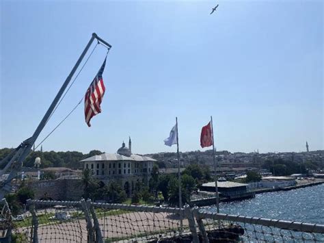 Abd Savaş Gemisi Uss Mount Whıtney Sarayburnunda