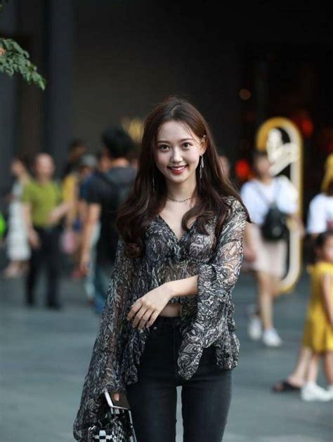 我在一片月色里，看到了你的影子 哔哩哔哩