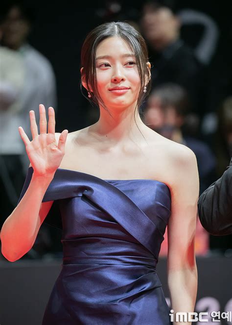 [포토] 김민주 가냘픈 댕기 스완 미녀