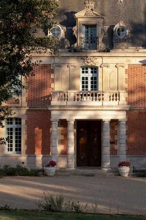 Chateau De Monbrison Monbrison