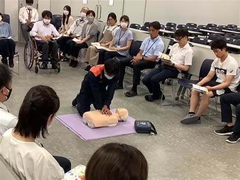 【保健室】教職員対象救命講習会を実施しました 常翔学園中学校・高等学校