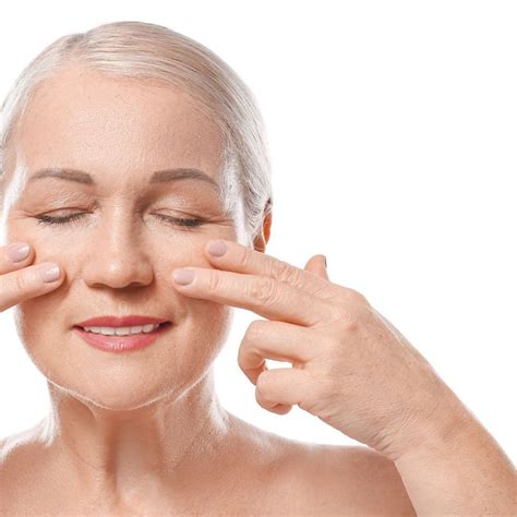 How To Use Face Oil During Face Yoga