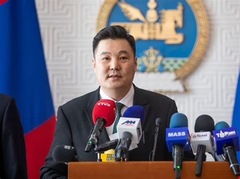 УИХ ын гишүүн ДБум Очир битүүний өдөр амардаг болох хуулийн төсөл санаачилжээ Iseemn