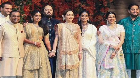 Mukesh Ambani Daughter Isha Ambani Salary Per Month Her Net Worth And