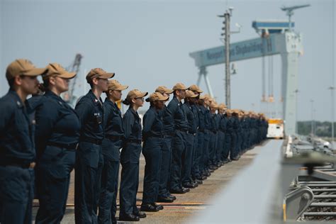 Nns Shipbuilders Take Pride In Uss George Washington Cvn 73 Sea