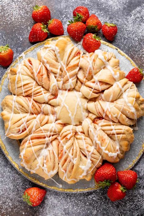 Strawberry Cream Cheese Star Bread