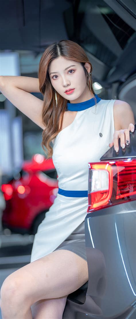 捆绑白袜美女脱内衣过程 国产专区 条码图