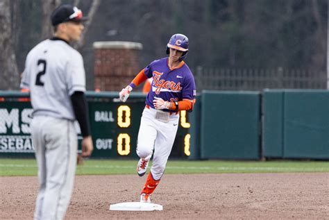 Clemson Traditions Every Freshman Needs To Know The Tiger