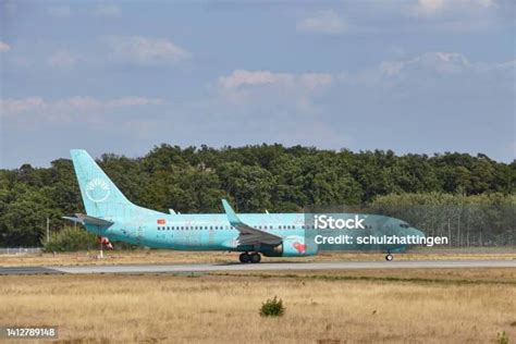 프랑크푸르트 공항 프라포트 선익스프레스의 보잉 7378hx 이륙 Boeing에 대한 스톡 사진 및 기타 이미지 Boeing