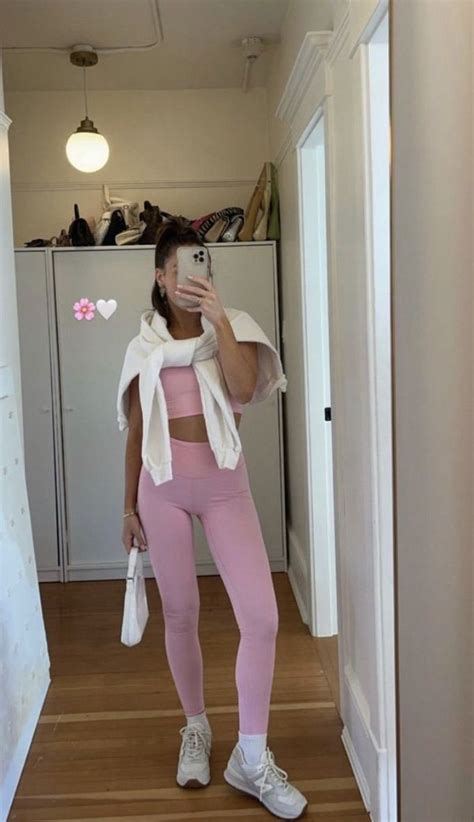 Épinglé Par Beverly M Sur Clothes Tenue De Sport Mode Grunge Femme