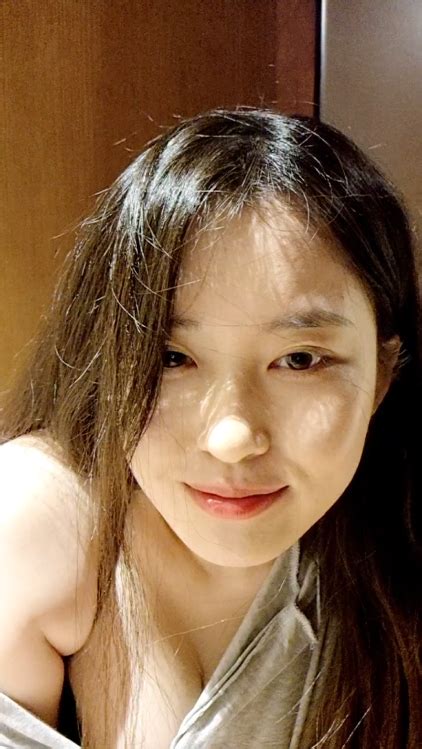 루프탑에서 모델 워킹하면서 찍으려 했는데 바람이 너무 불어서 포기 치지직 에펨코리아