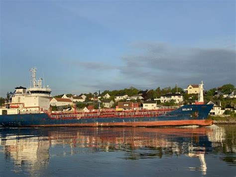 What Is The Difference Between A Wave And A Swell Maritime Page