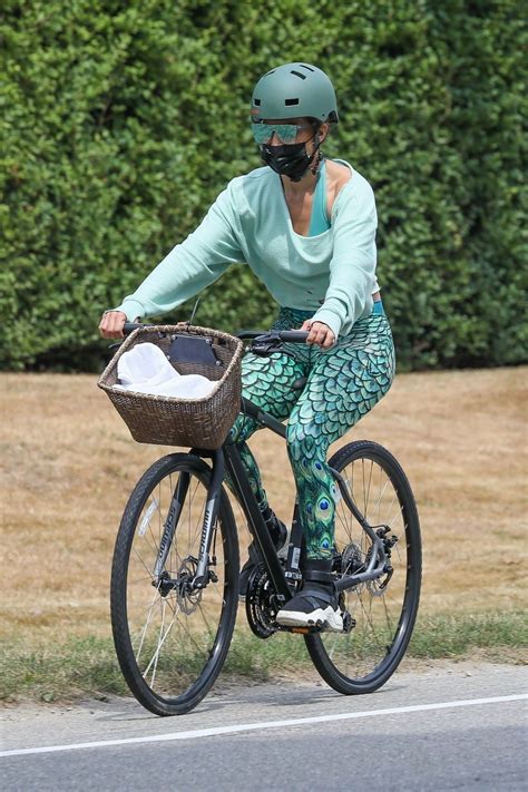 Jennifer Lopez Daily Bike Ride In The Hamptons 07302020 • Celebmafia