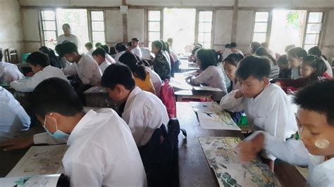 မိုင်းလုံမြို့တွင် Mobile Library စနစ်ဖြင့် စာအုပ်များကို ကျောင်းသား၊ ကျောင်းသူများအား သ