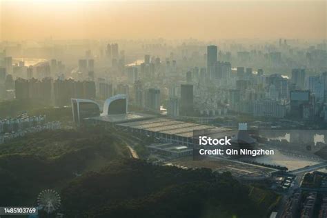 중국 광시성 난닝의 저녁 일몰 도시 풍경 위에서 바라본 모습 0명에 대한 스톡 사진 및 기타 이미지 0명 강 건축