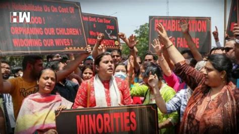 Protesting Kashmiri Pandit Employees Detained In Jammu Hw News English