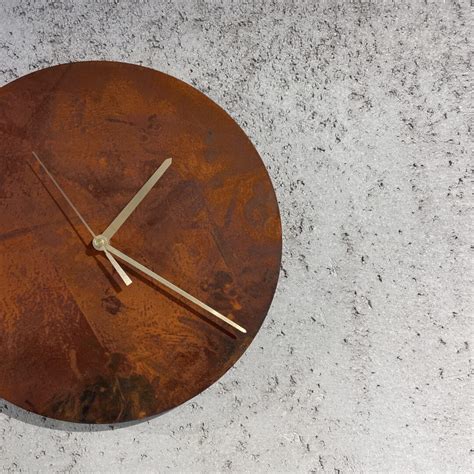 Rusty Clock Eva Metal