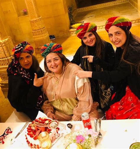 Hrithik Roshans Mother Pinkie Roshan Dancing To Her Sons Song