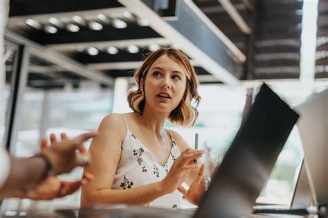 12 Phrases Self Assured People Use To Assert Their Boundaries