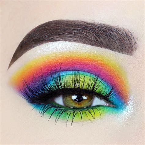 Love This Rainbow Eye Makeup Rainbow Eye Makeup Colorful Eye Makeup