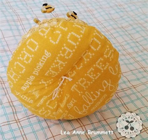 Podunk Pretties ~ Bee Skep Pin Cushion ~ Pin Cushions Bee Skep Diy