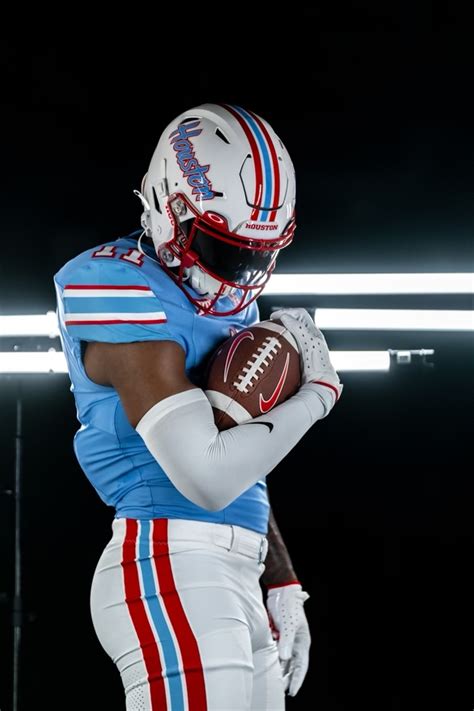 PHOTOS Luv Ya Blue Houston Cougars Honor Oilers History With Popular