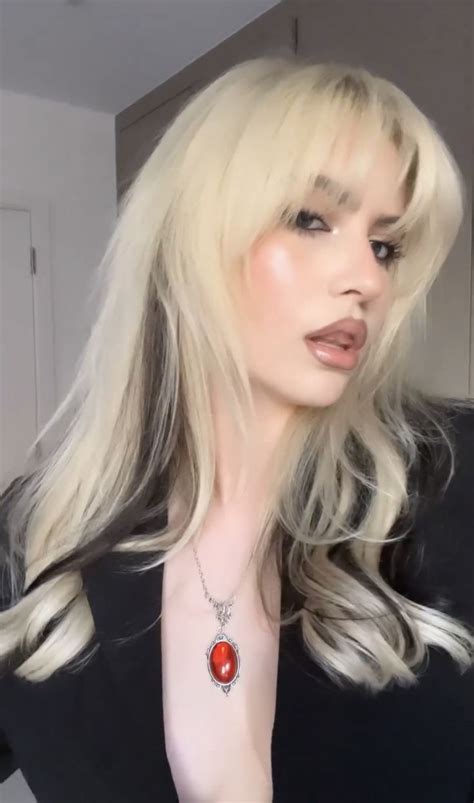 Pin On Abby Roberts Edgy Blonde Hair Grunge Hair Hair Stiles