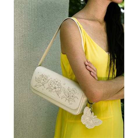 Tocco Toscano Sakura Top Handle By Sarah Lai Shopee Singapore